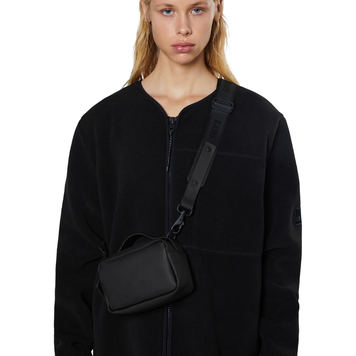 Väska box bag micro från Rains | Handla väskor online | Designtorget.se