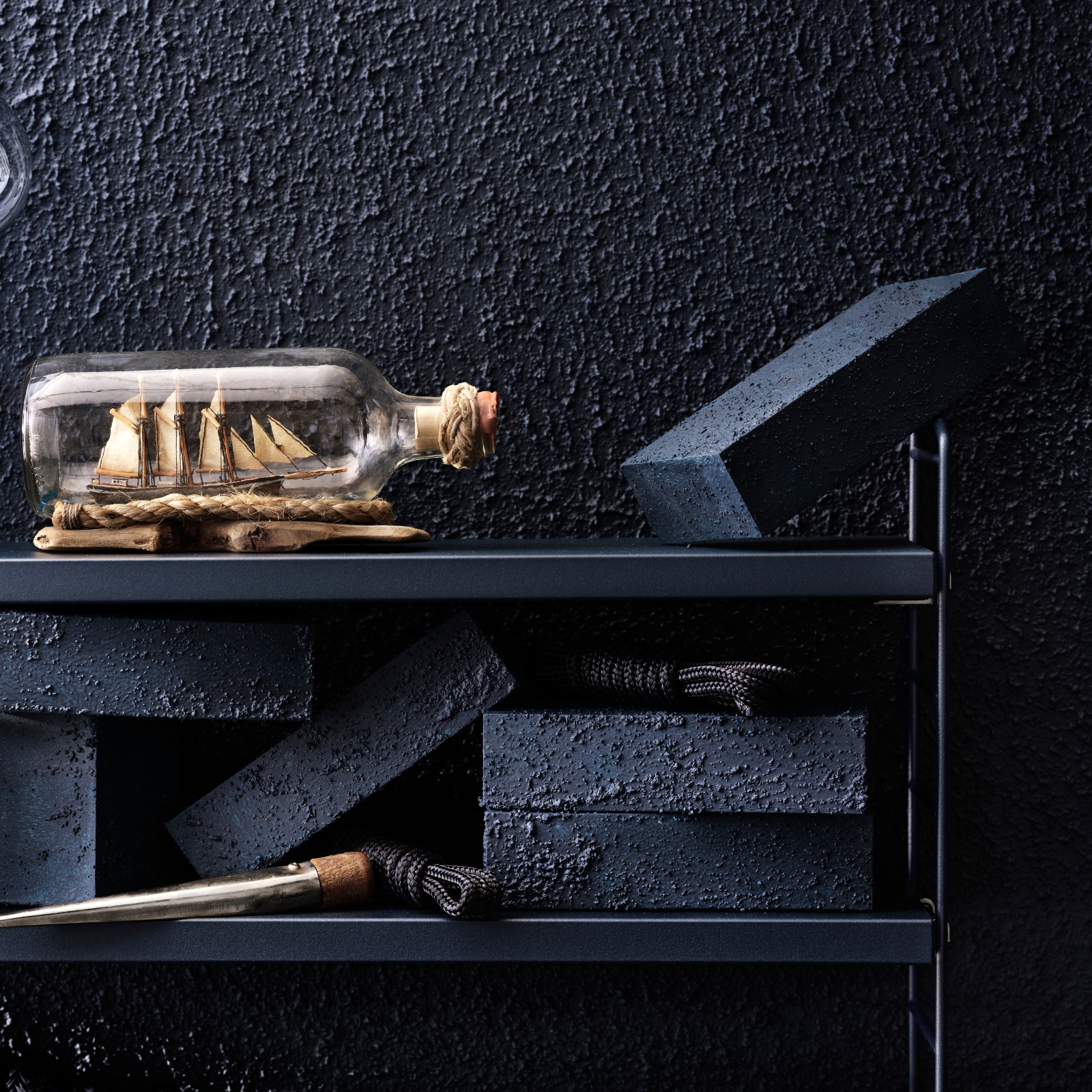 Hylla Pocket String Nybroblå, String Furniture | Handla String ...