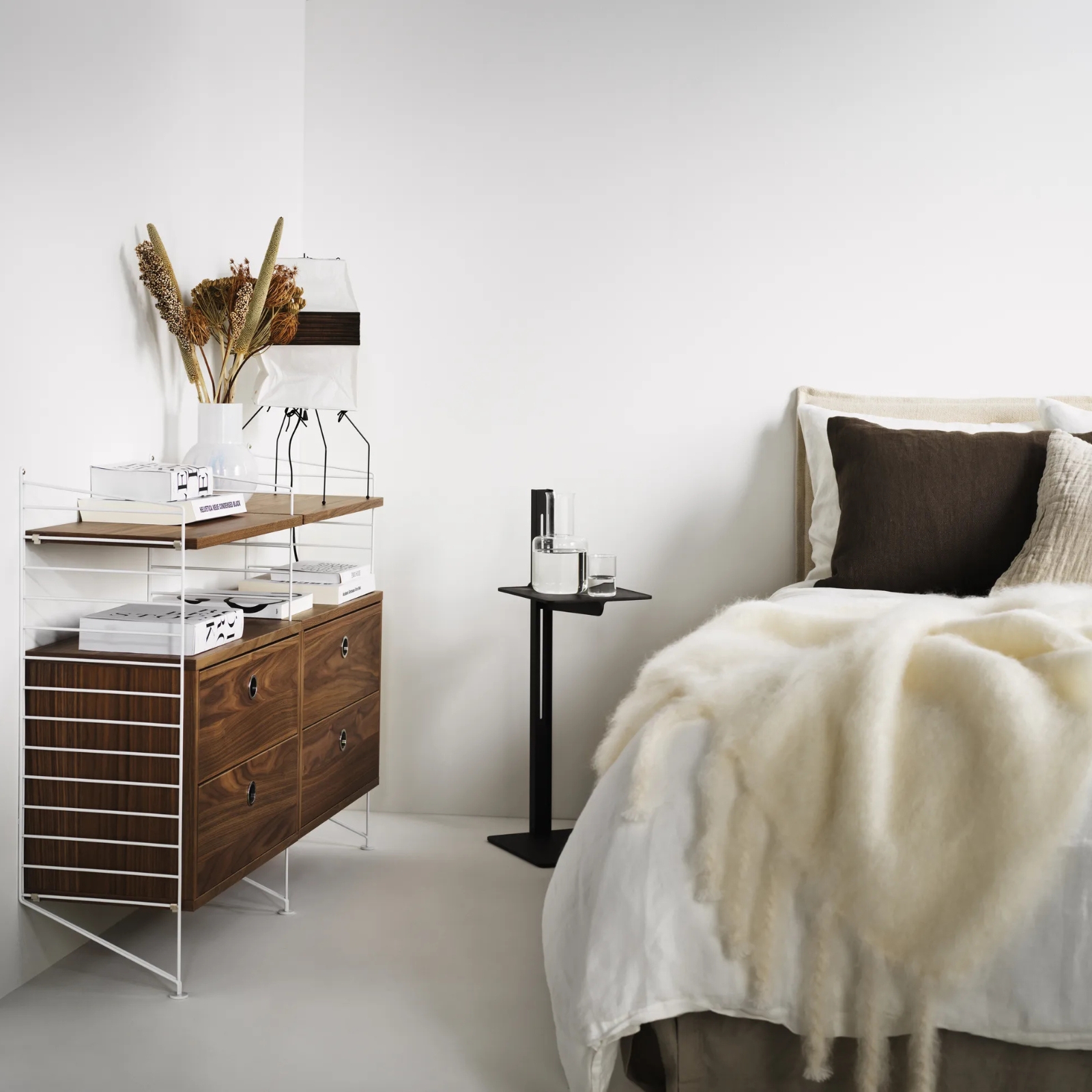 Sidobord Museum Svart, String Furniture | Handla stringhyllor online ...